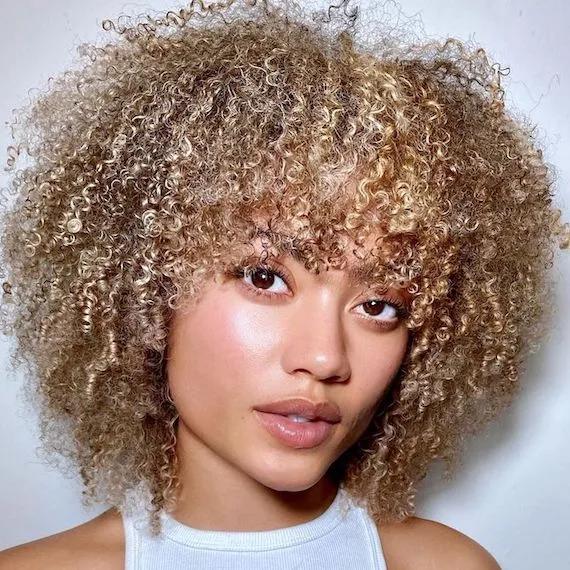 8 Short Curly Blonde Hairstyles | Wella Professionals NL